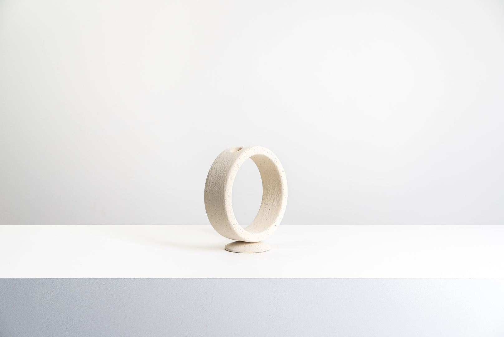 Ring Vase – JamFactory