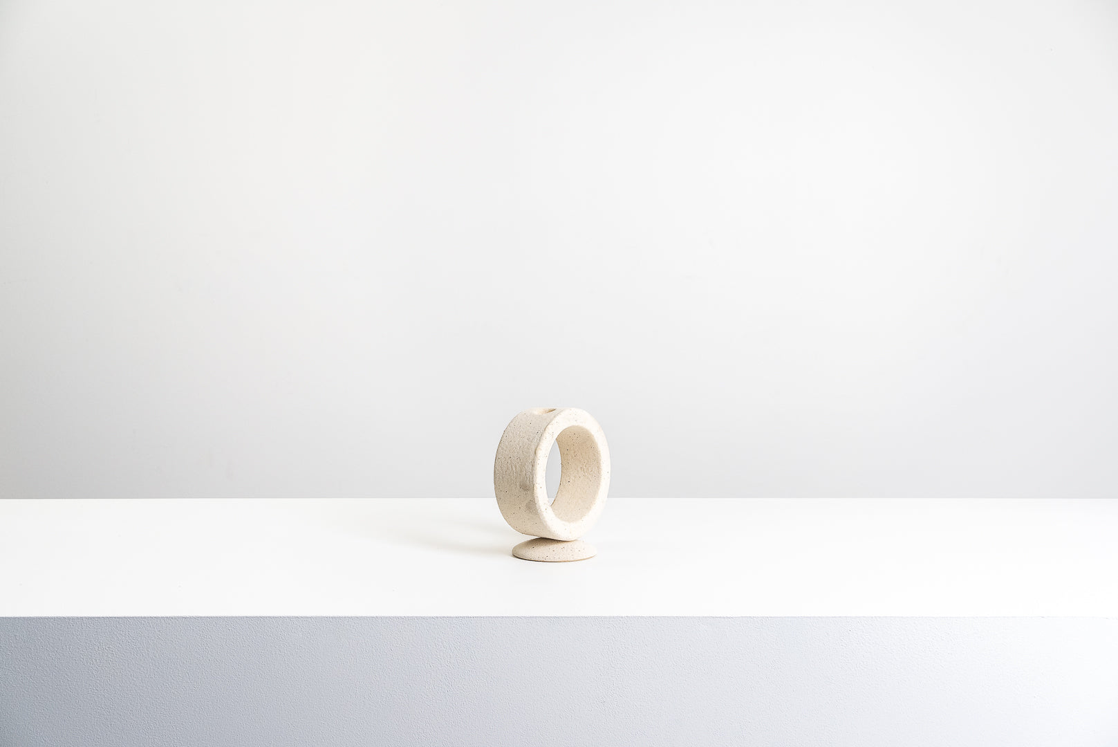Ring Vase – JamFactory