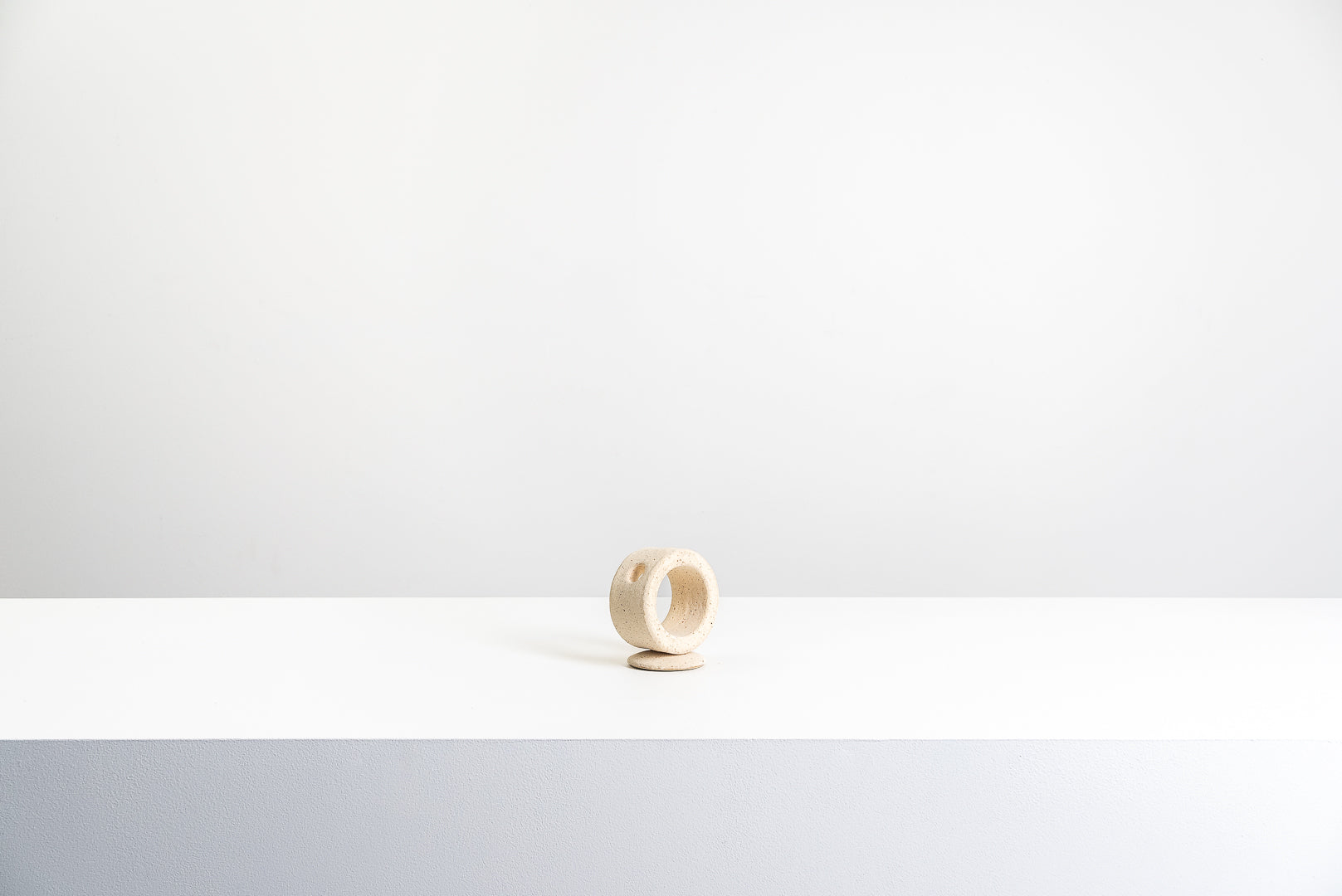 Ring Vase – JamFactory