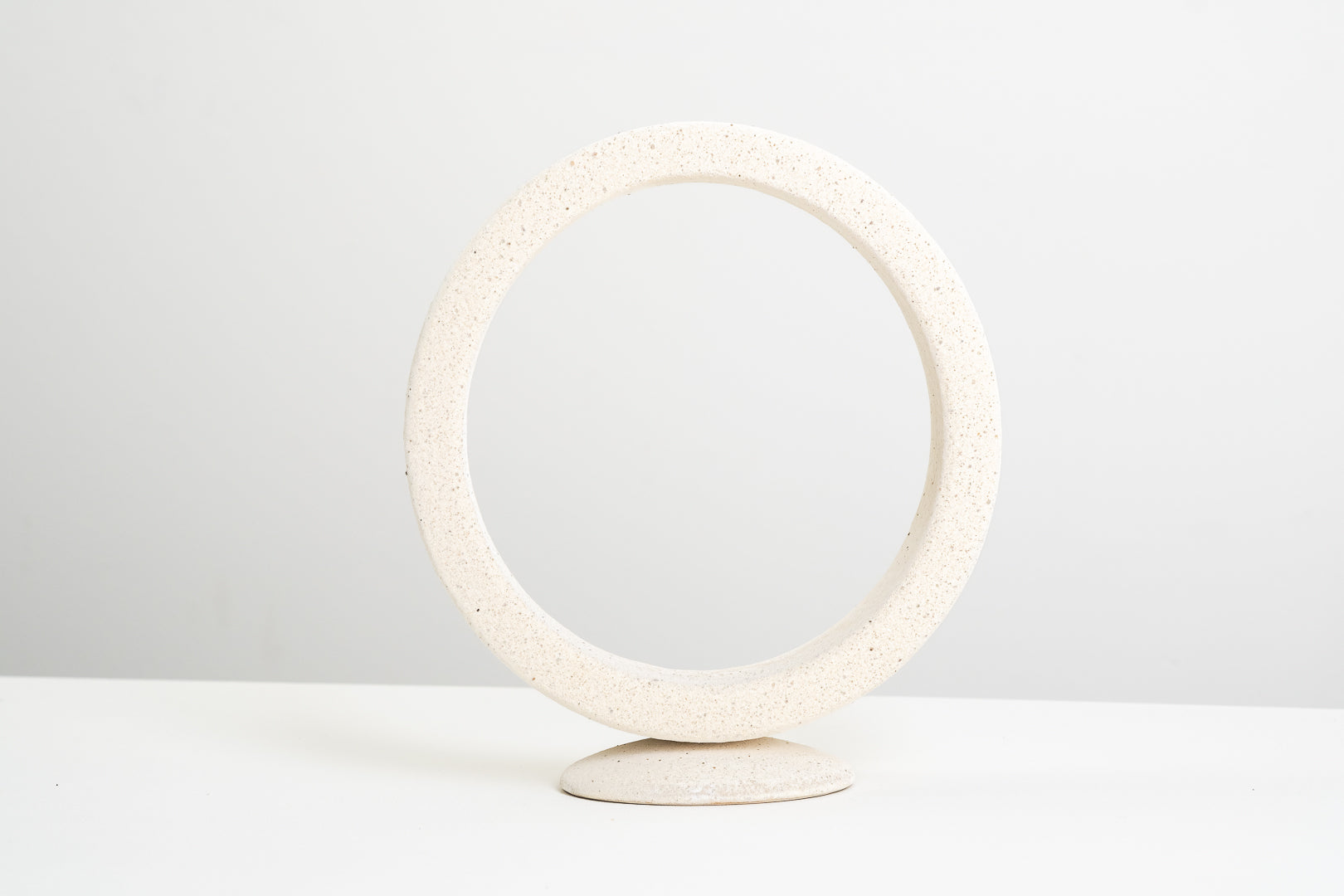 Ring Vase – JamFactory